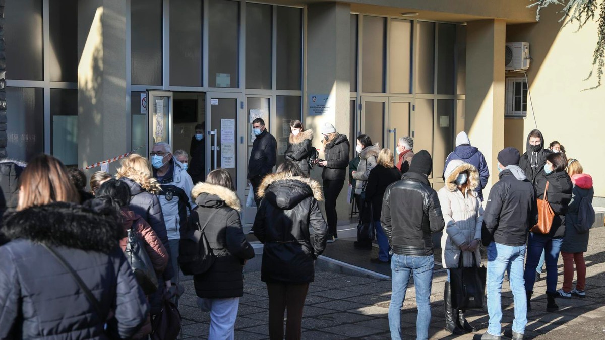 NAJNOVIJI KORONA PRESEK Raste broj preminulih i pacijenata na ...