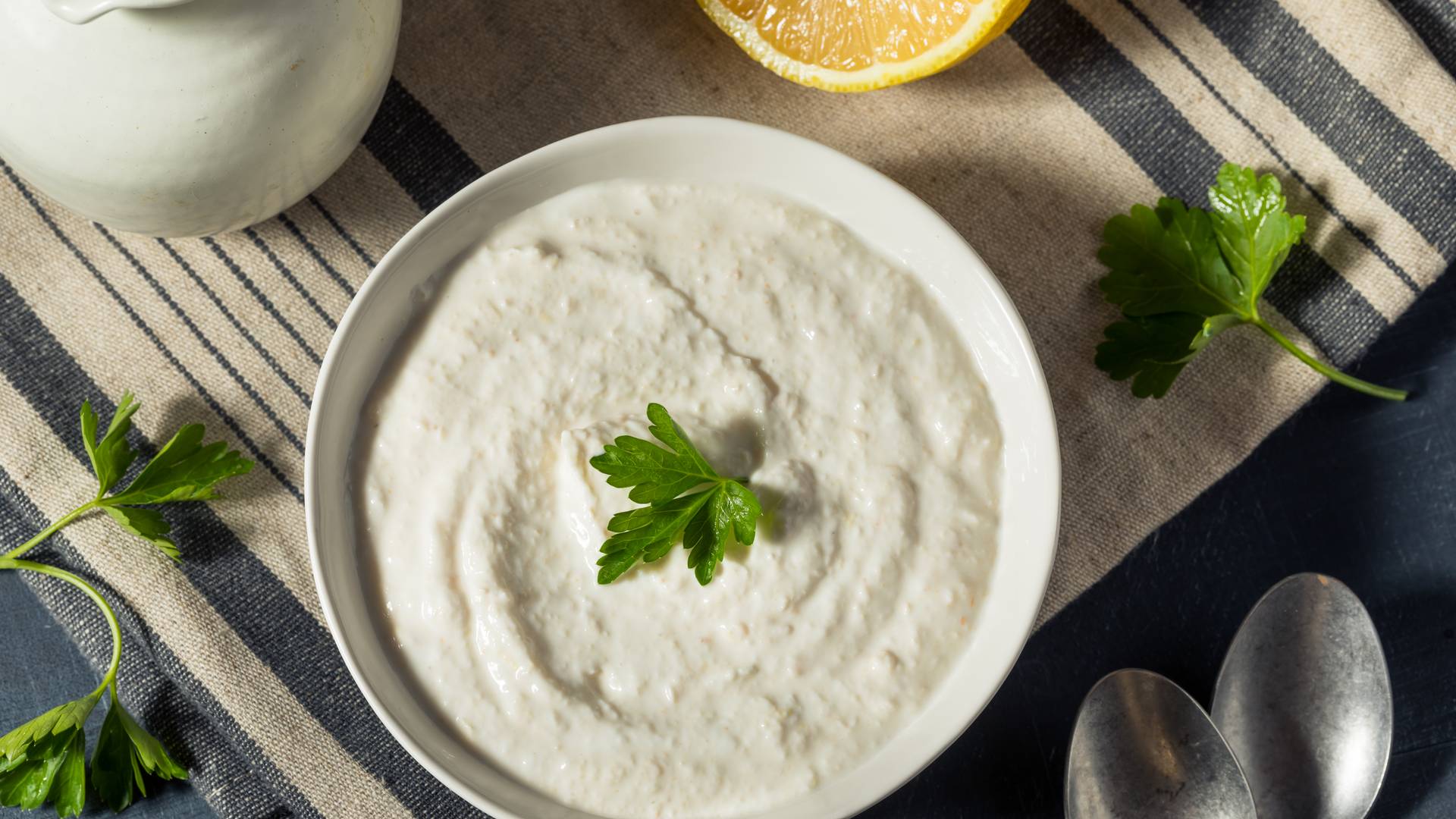 Przepis na najlepszy chrzan domowy na Wielkanoc. Sekretem jest ten ...