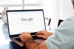 Wydawcy apelują do polityków ws. Google. "Pieniądze, które nie pracują na rzecz polskiego rynku mediów"