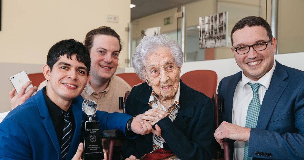 Longevity experts who have met over 1,000 centenarians share 3 key ...