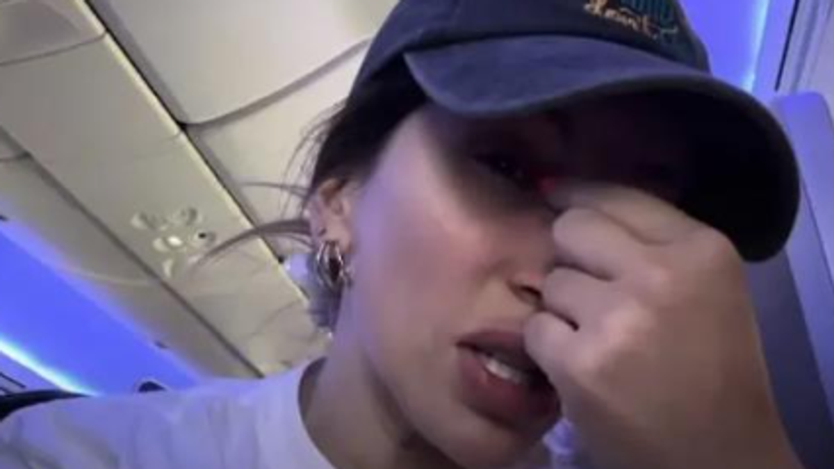 Dalila Dragojevi se u avionu posvađala sa stjuardesom: Prolila i suze ...