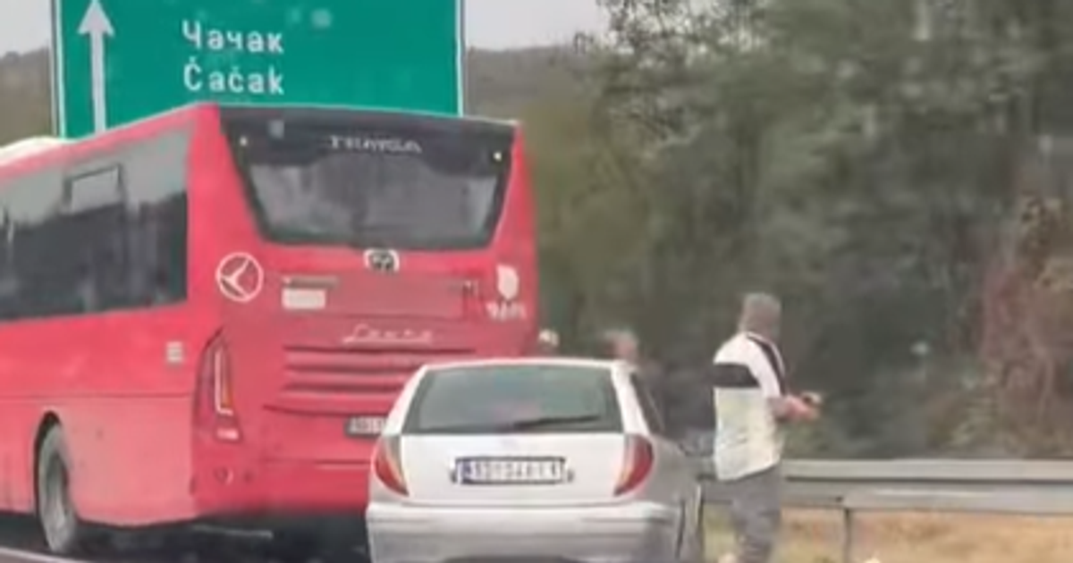 Stravična saobraćajna nesreća kod Bubanj potoka, ne zna se stanje učesnika - Blic