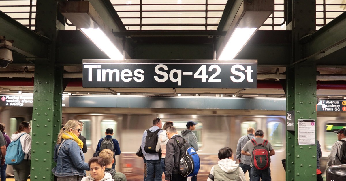NYC's subway is testing platform gates in a few stations to prevent ...