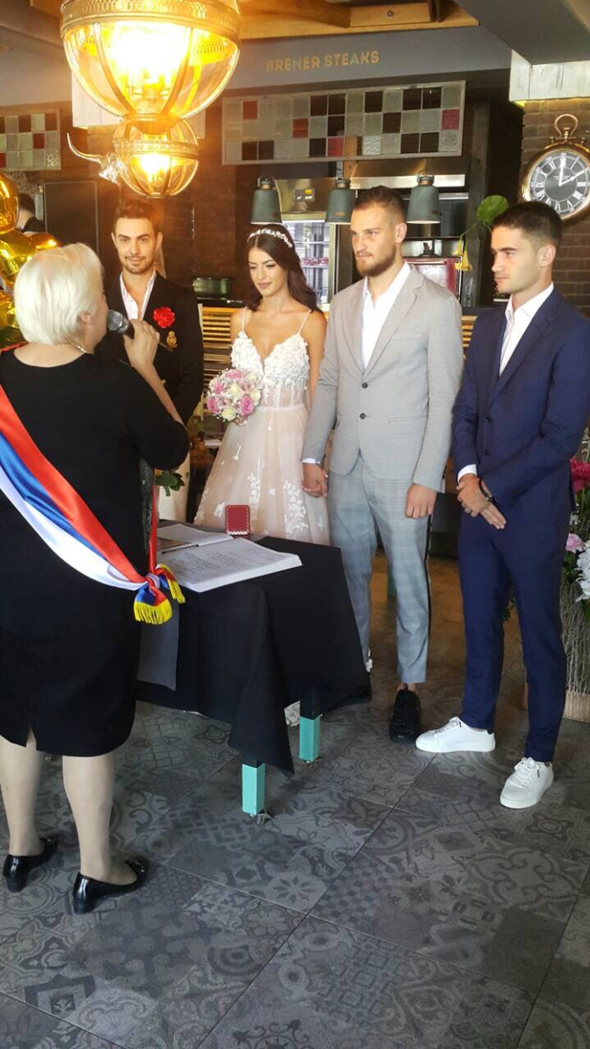 EKSKLUZIVNO Oženio se srpski golman Predrag Rajković, manekenka Ana ...