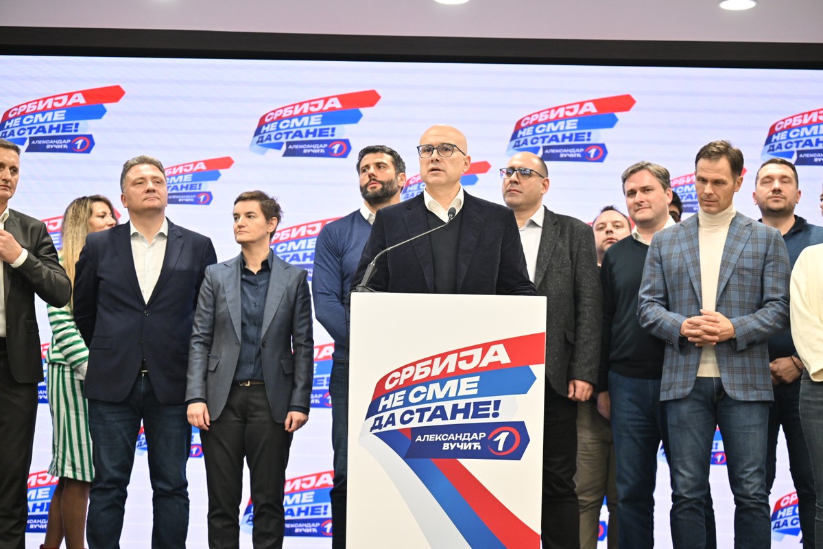 Hitan sastanak: Sutra sednica Predsedništva SNS - Naslovi.net