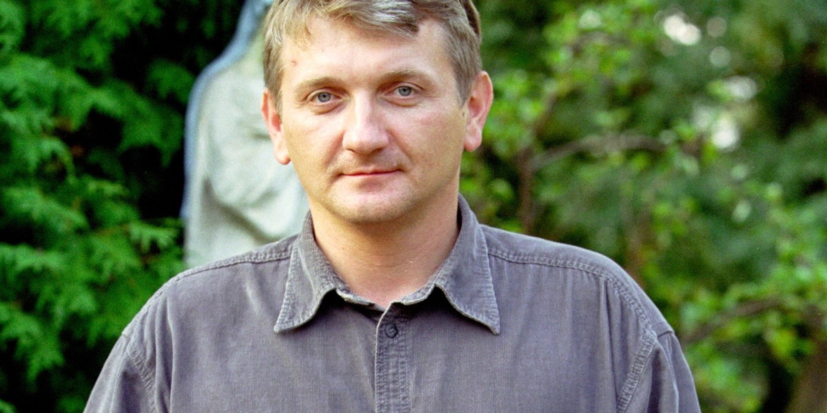 Stworzył kultową postać w "Plebanii". Jaki prywatnie jest Janusz Tracz ...