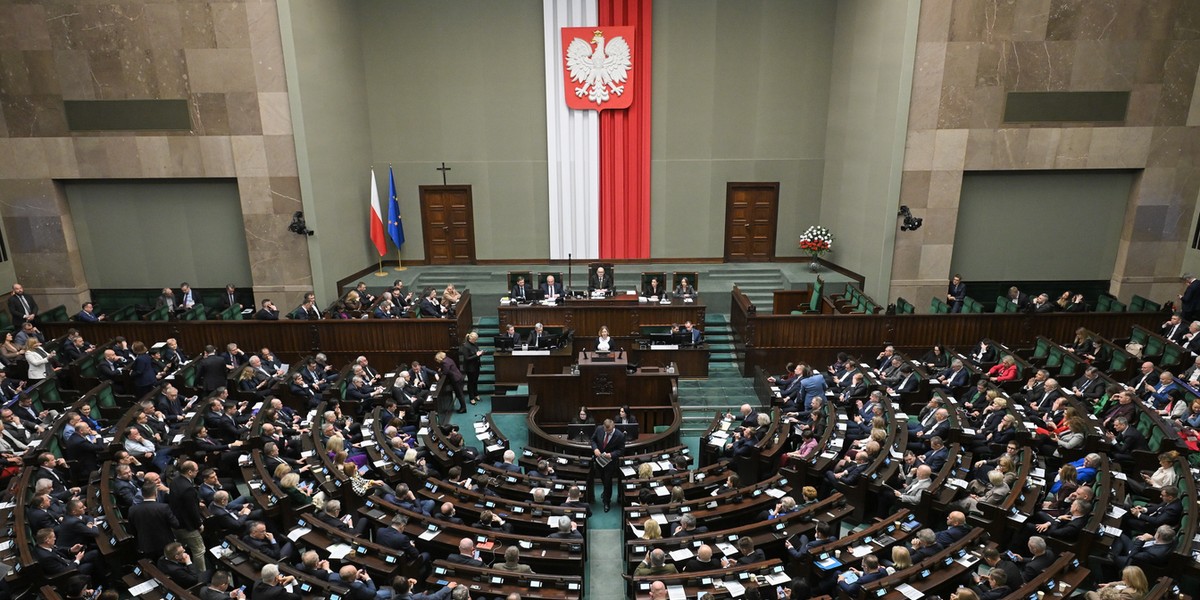 Głosowania w Sejmie nie było. Zgrzyt w koalicji [RELACJA NA ŻYWO] - Wiadomości