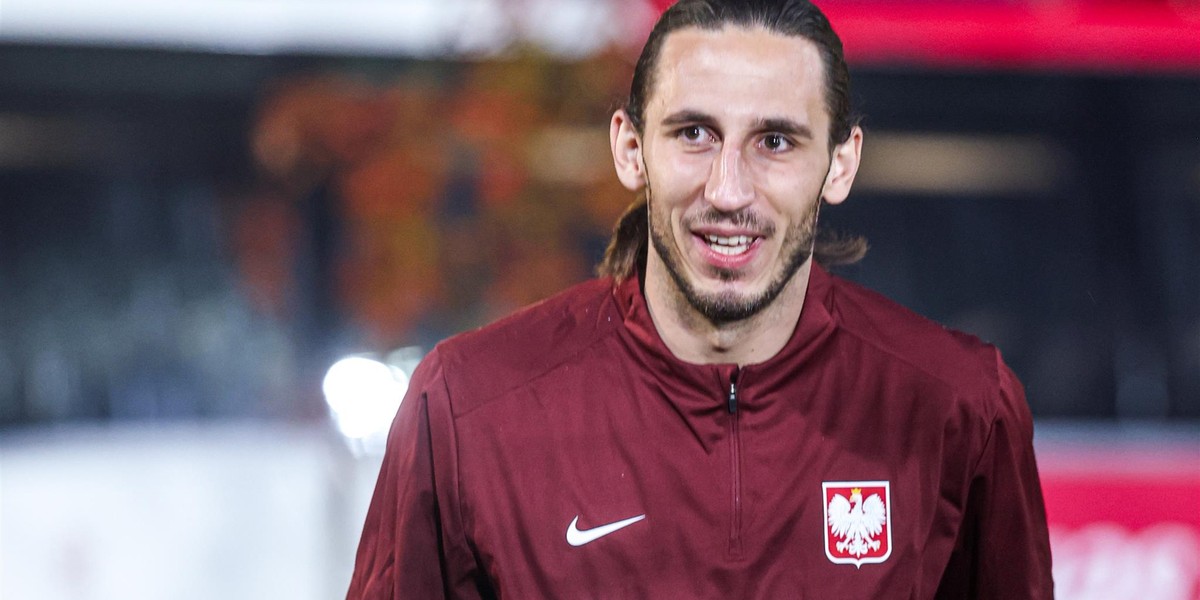 Kamil Grabara stanął przed kamerą TVP Sport. Nagle mina mu zrzedła