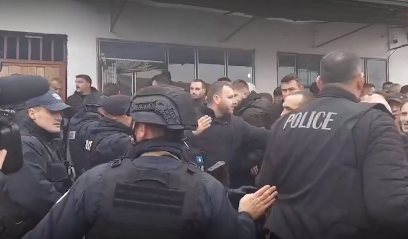 MEŠTANE IZGURALI I POČELI DA PLENE Strašni prizori u Velikoj Hoči, ROSU ...