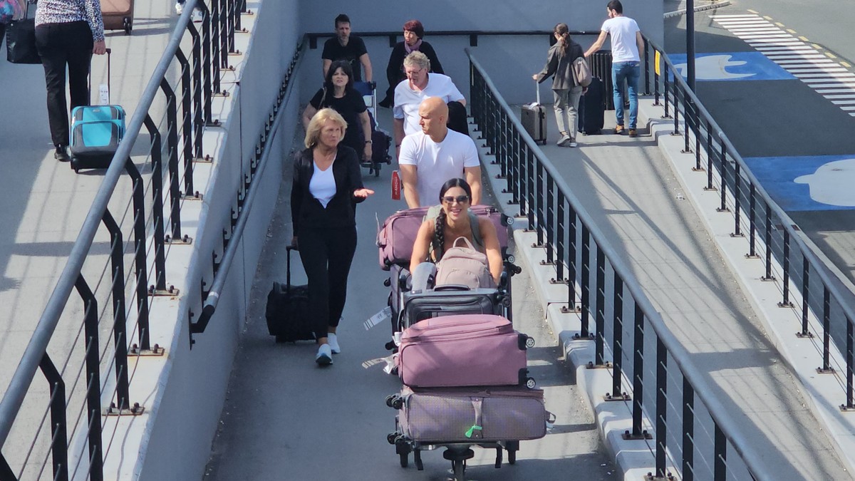Stanija Dobrojević se vratila u Srbiju, na aerodromu je nije sačekao dečko Asmin Durdžić - Blic