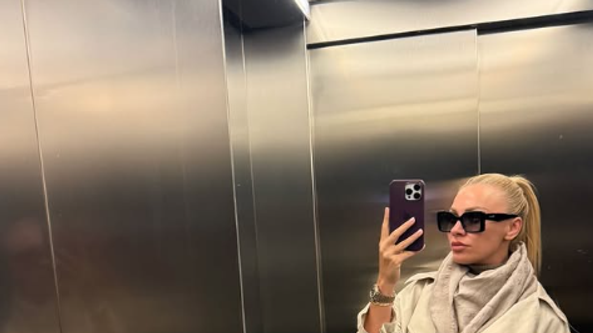 Srpska voditeljka pokazala lice bez trunke šminke, mreže se usijale, ovo je njeno pravo lice - Blic