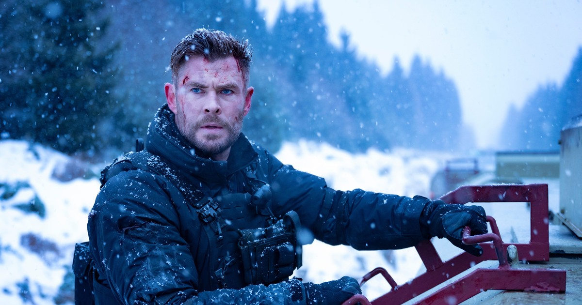 Chris Hemsworth says the 21-minute fight scene in 'Extraction 2' took ...