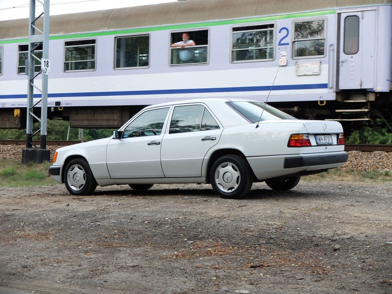Mercedes W124 200D - klasyczny długodystansowiec