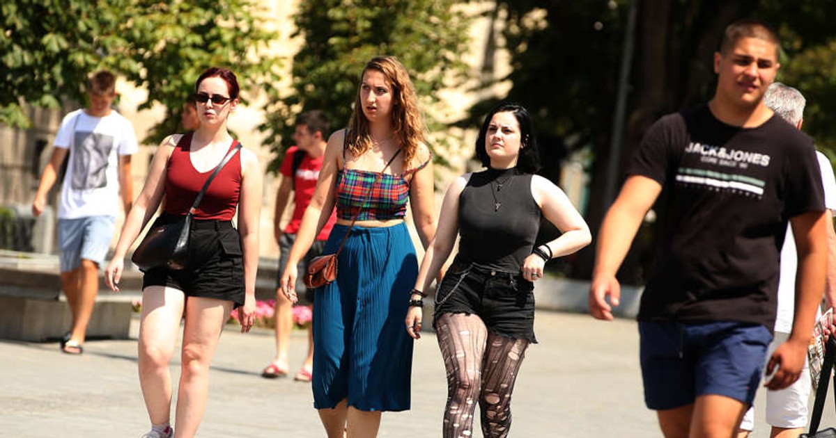 Mladi u Srbiji ne napuštaju porodične domove i do 34. godine: Finansije glavna prepreka - Blic