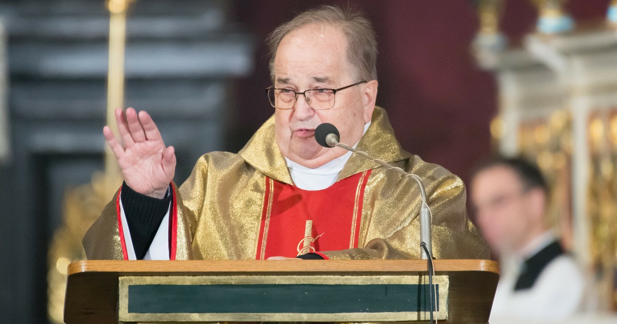 Odwiedził księgarnię o. Rydzyka. To go zaskoczyło. "Rzucają się w oczy ...