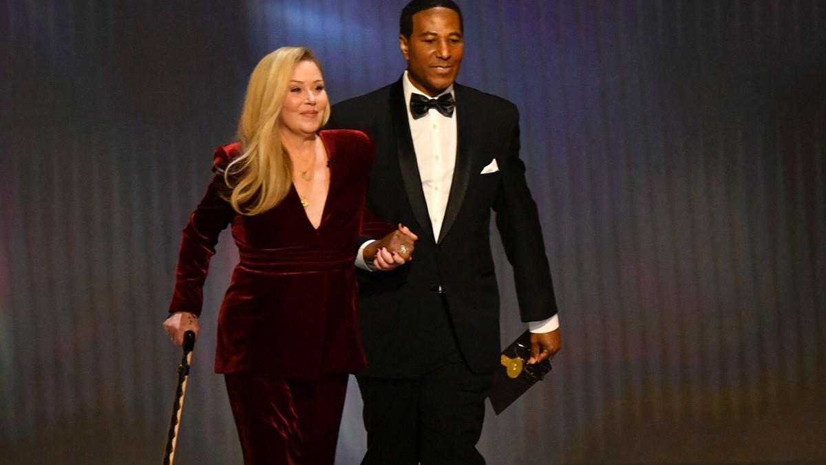 Christina Applegate otrzymała owacje na stojąco. Rzuciła ze sceny ...