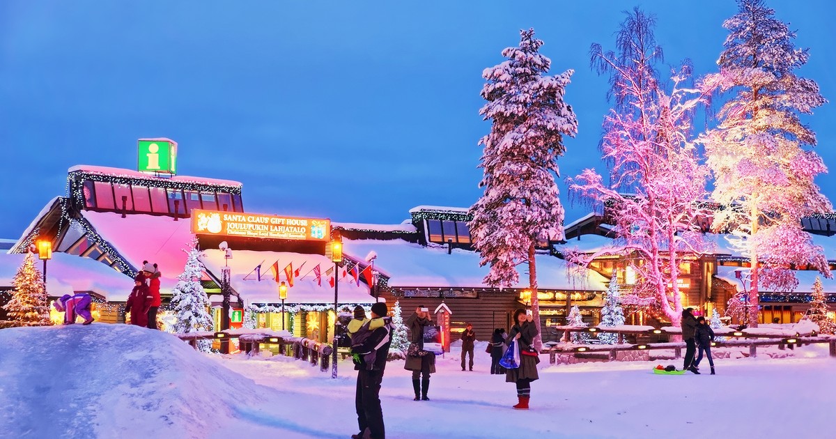 Wioska św. Mikołaja przeżywa oblężenie. Mieszkańcy mają dość - Podróże