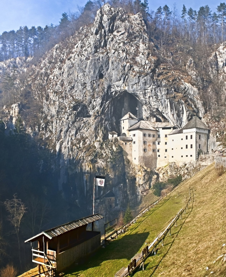 Predjama - zamek w jaskini, Predjamski Grad, Słowenia historia, cennik ...