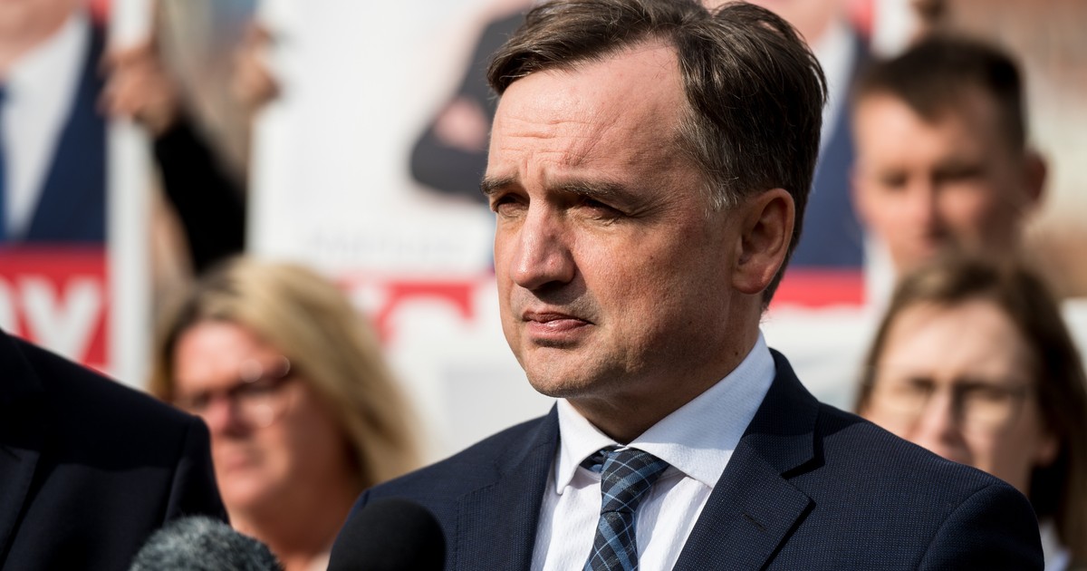 Stan zdrowia Zbigniewa Ziobry. "Jest to trudne dla wszystkich" - Wiadomości