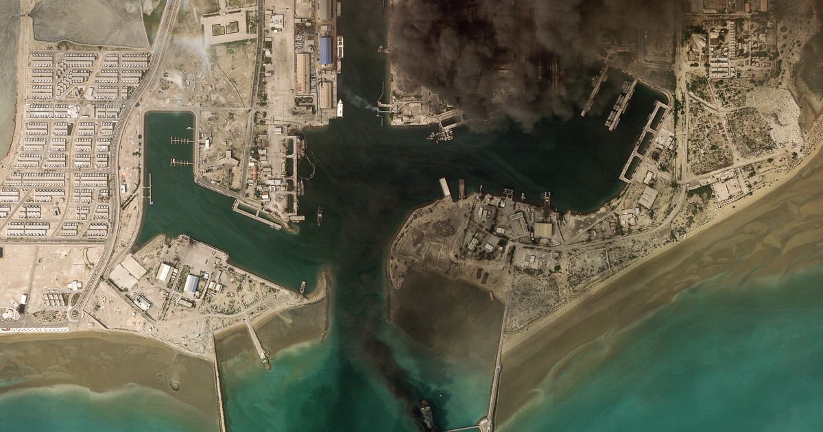 Satellite image shows Iran's largest naval vessel, a tanker-turned-base ...