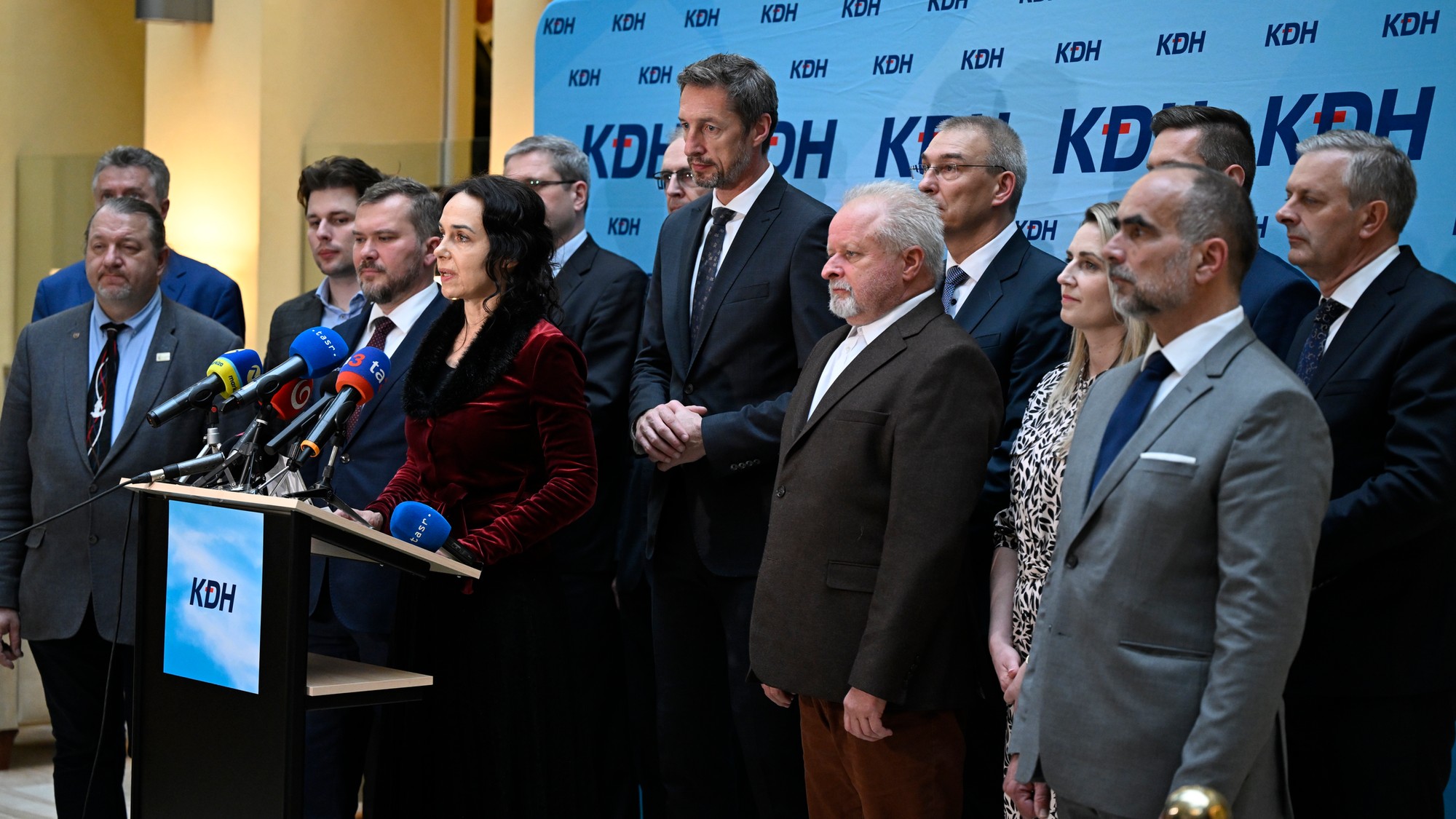 KDH predstavilo program do eurovolieb: Silné Slovensko v bezpečnej Európe! | Koktejl.sk