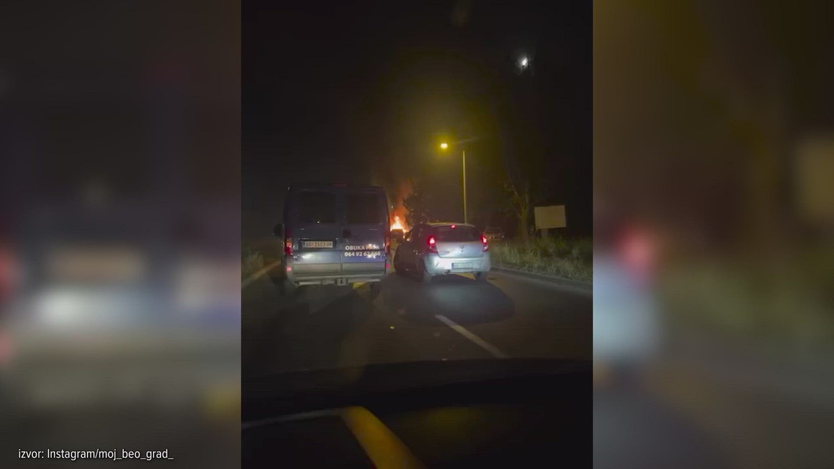 Ogroman plamen guta vozilo: Drama u Borči - Blic