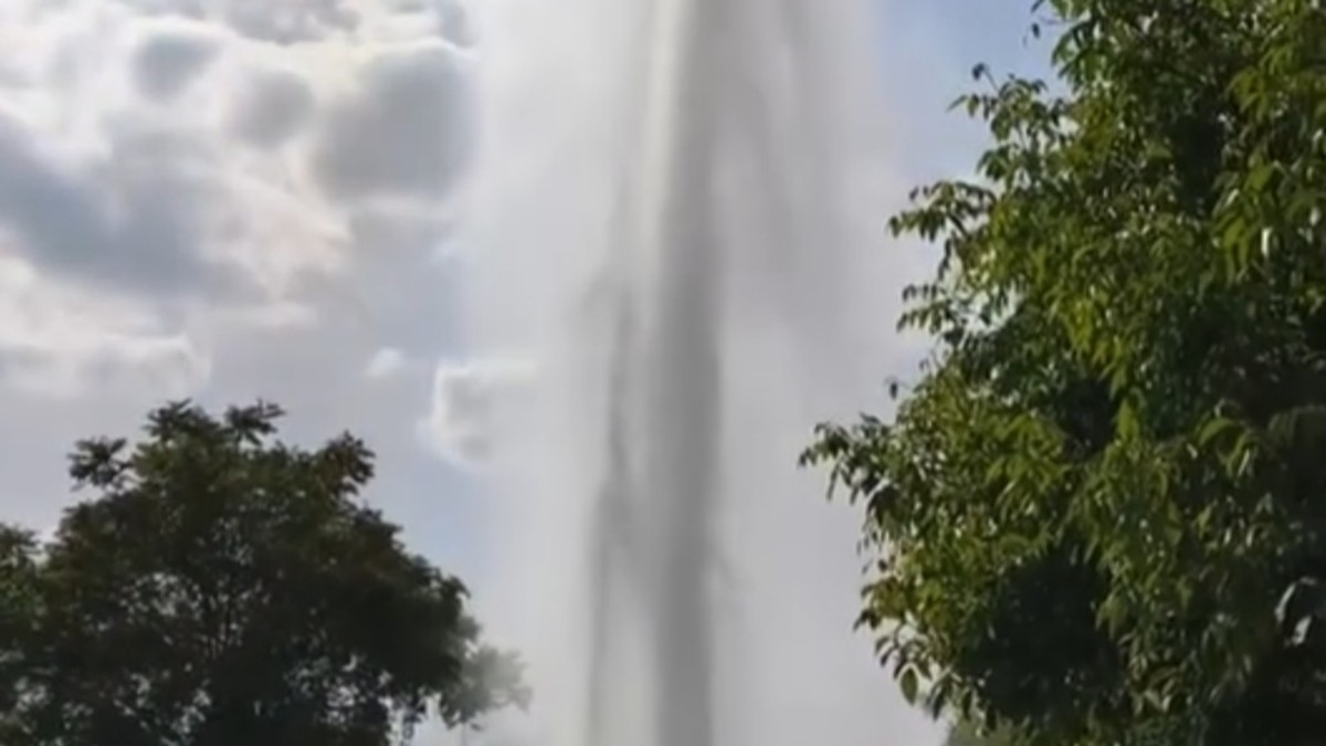 Gejzir u sred Beograda: Pukla cev u Teodora Drajzera - Blic