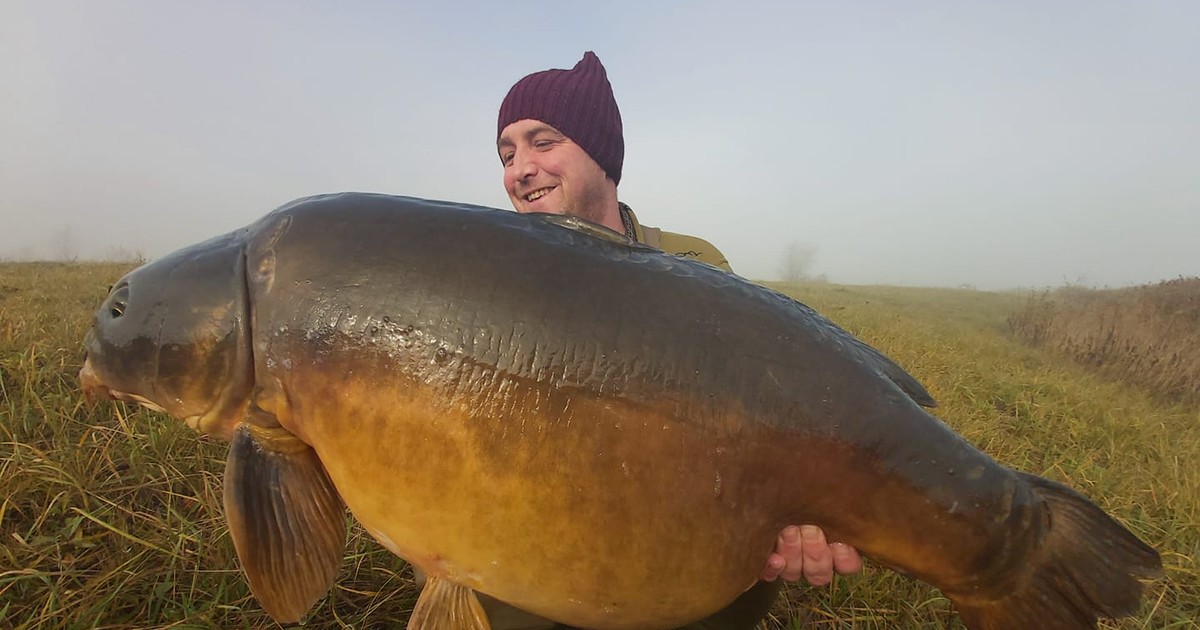 Łowi największe karpie w Polsce - Podróże
