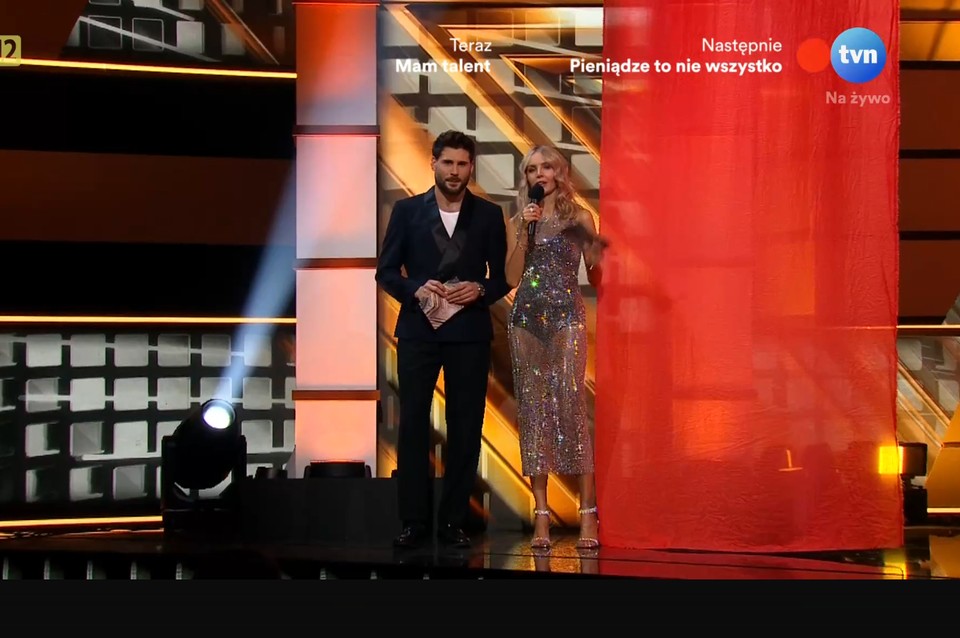 "Mam talent". Agnieszka Woźniak-Starak wskoczyła w "nagą sukienkę ...