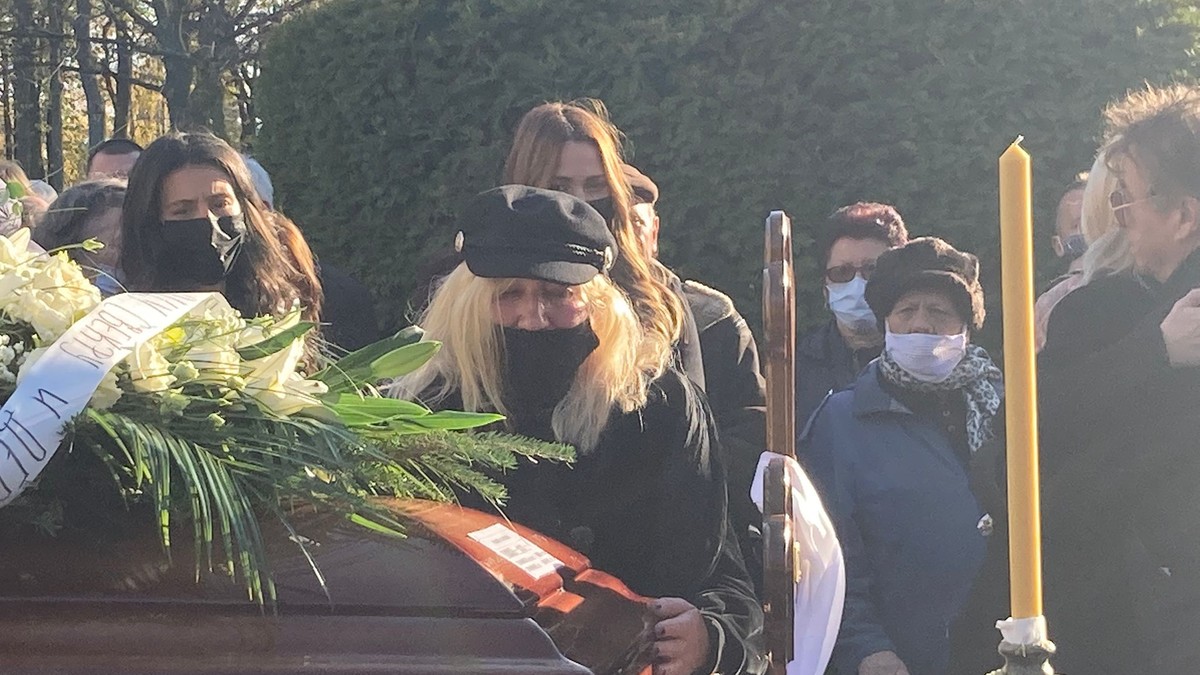 Sahrana Marinka Rokvica - Blic