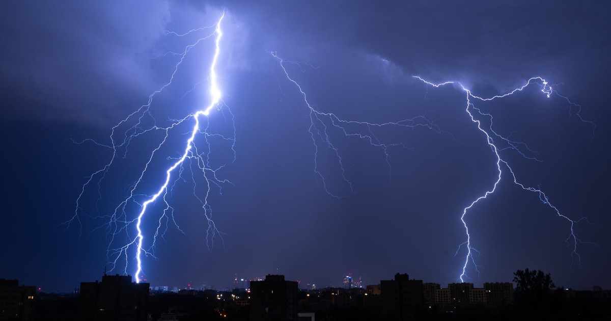 Wiesz, jak się zachować w czasie burzy? Kilka ważnych zasad