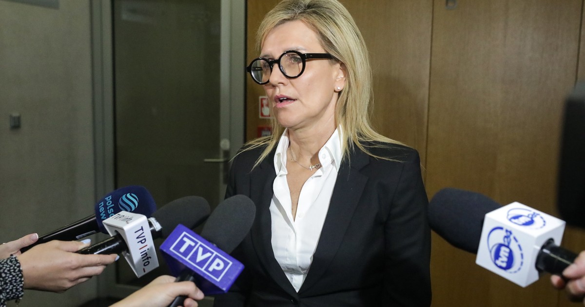 Ewa Wrzosek uderza w Adama Bodnara. Chce odejść z ministerstwa - Wiadomości