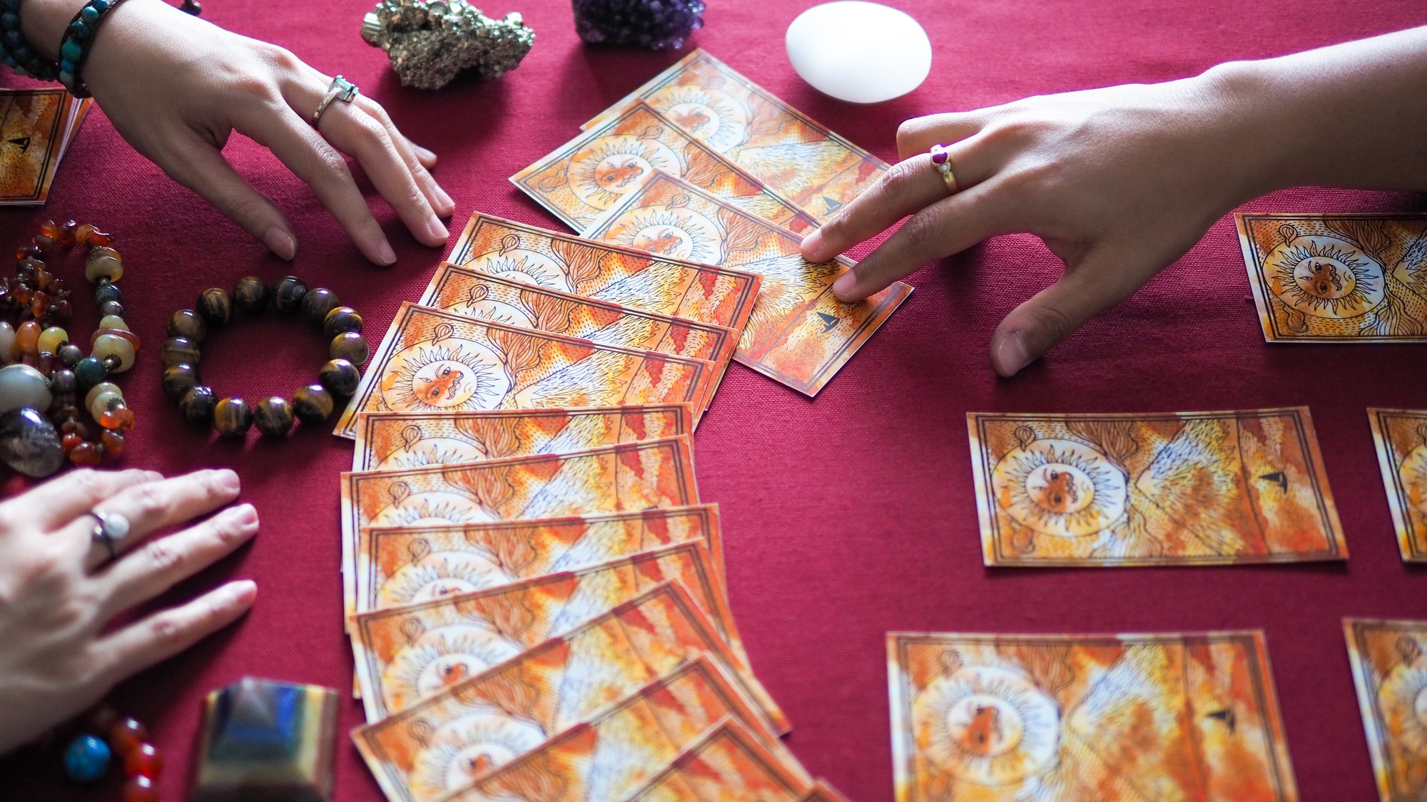 A Tarot kártya megmutatja, mi vár rád ősszel: neked melyik lapot szánta ...