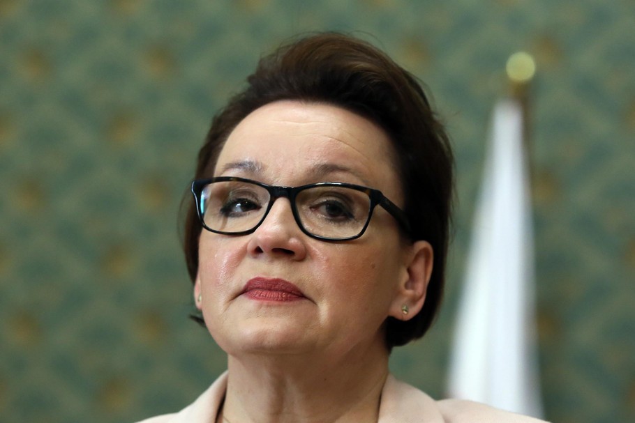 Reforma oświaty. Minister Anna Zalewska broni zmian w szkołach ...