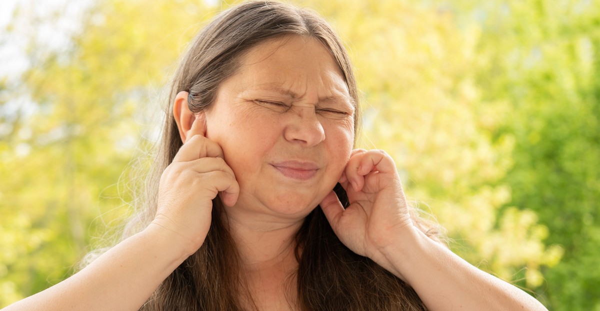 Zapalenie ucha - objawy, które występują najczęściej. Tak się zaczyna zapalenie ucha