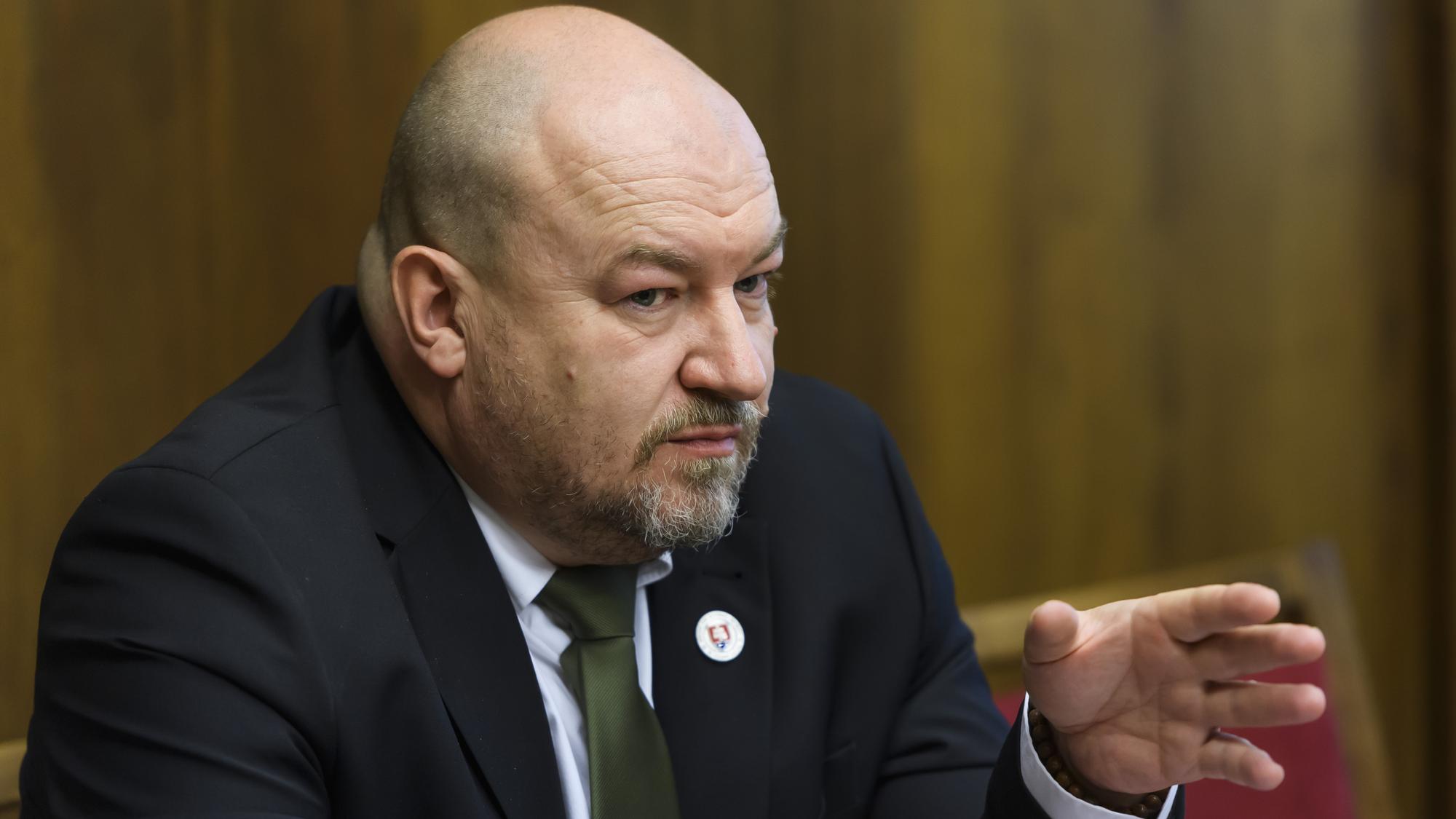 Strana SaS podá návrh na odvolanie Huliaka z postu predsedu výboru ...