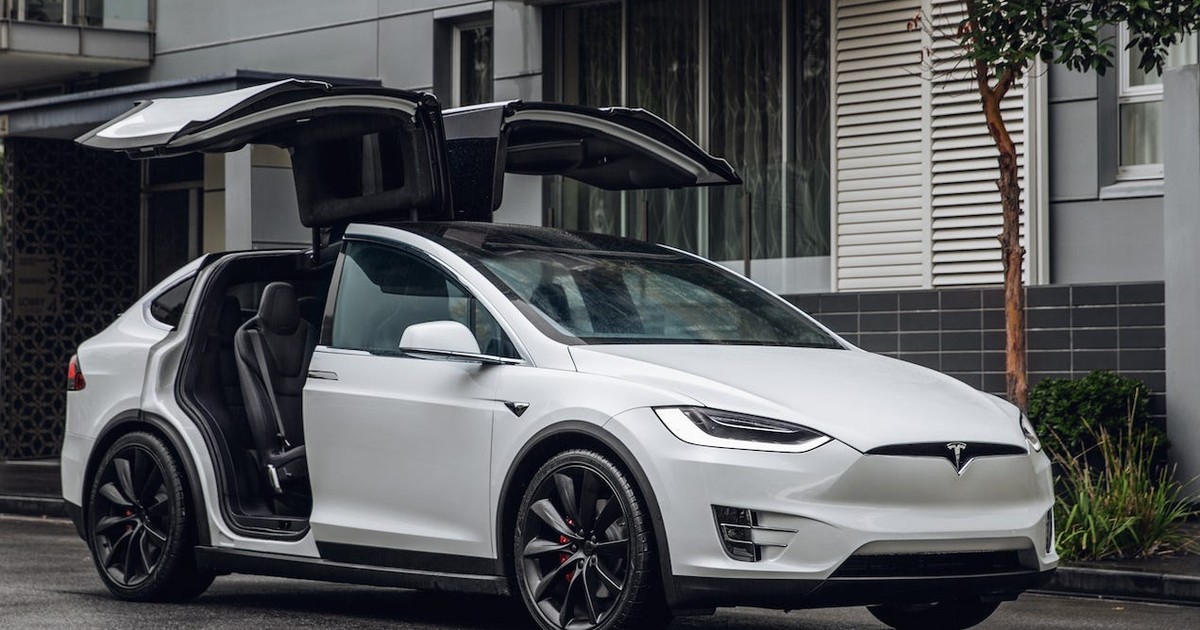 21 interesting features that make Teslas unlike any other car ...