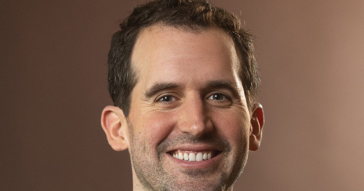 Anthropic cofounder Tom Brown networked and self-studied his way into ...