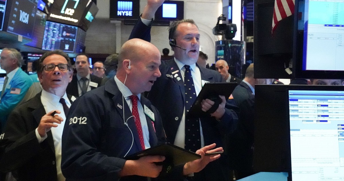 US stocks climb as inflation data shows prices rose less than expected ...