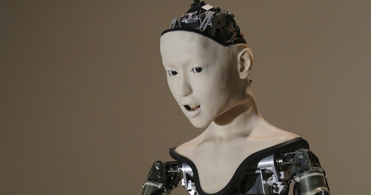 Alter - humanoidalny robot z siecią neuronową