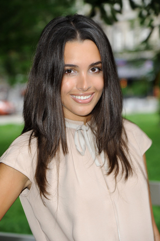 Zachwycająca Sara Faraj - Kobieta