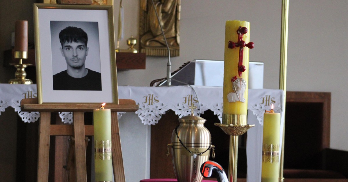 Wymowne symbole na pogrzebie 18-latka. Natan utonął w Bałtyku