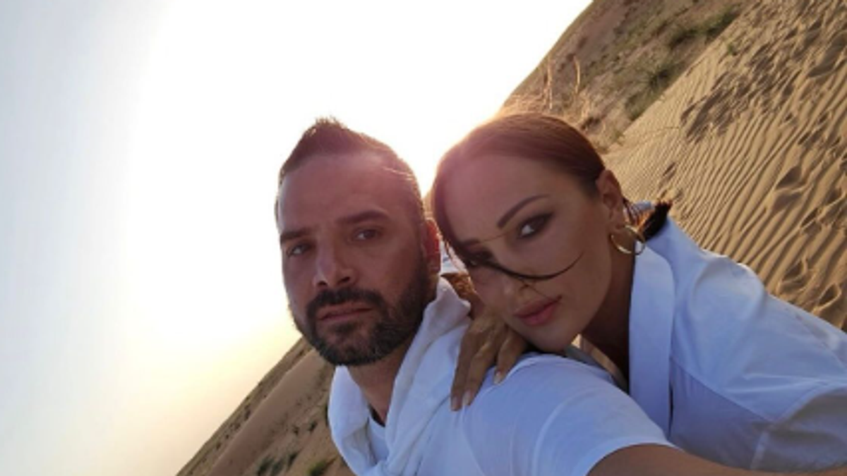 Aleksandra Prijović sa porodicom na odmoru: Sa Filipom i sinom uživa u pustinji - Blic