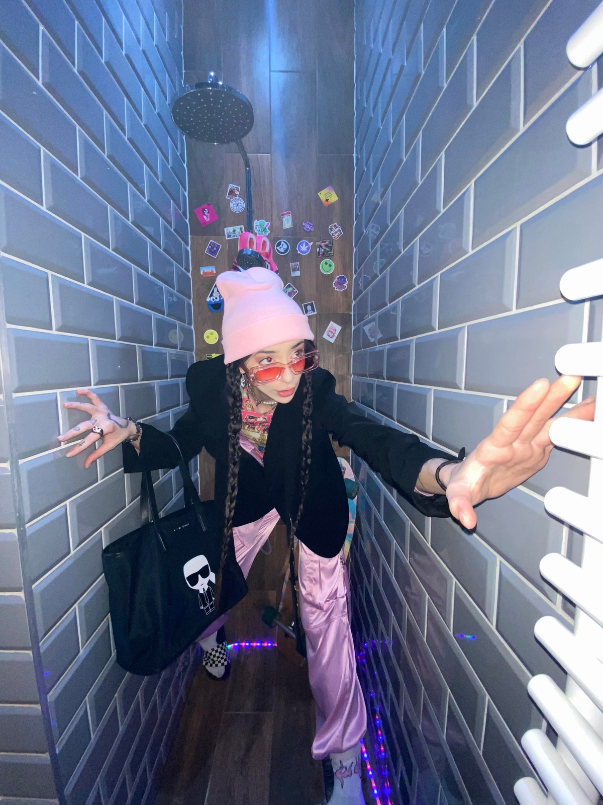 Sisi ma fontos meetingeken vesz részt - Glamour