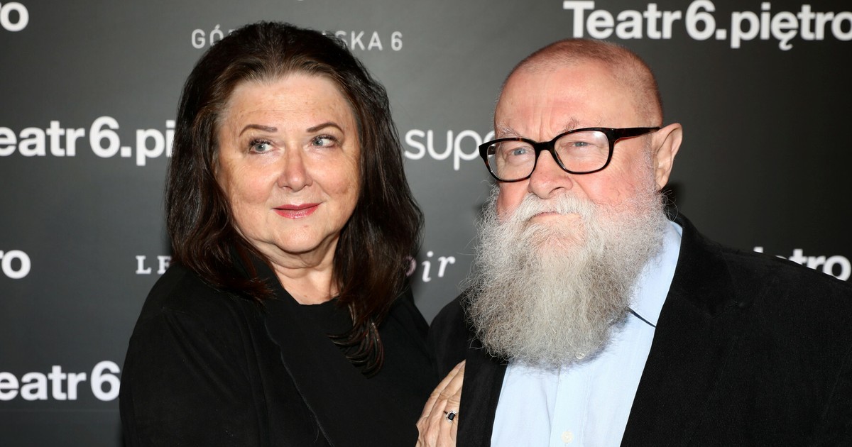 Prof. Bralczyk zostawił dla niej żonę. Na dworcu znaleźli miłość - Książki