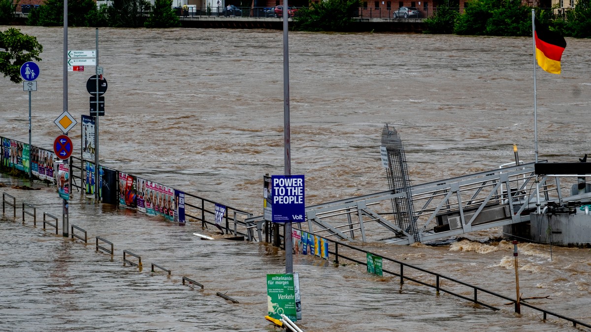 POPLAVE ODNELE NAJMANJE PET ŽIVOTA Smrtonosne poplave u Nemačkoj, nivo ...