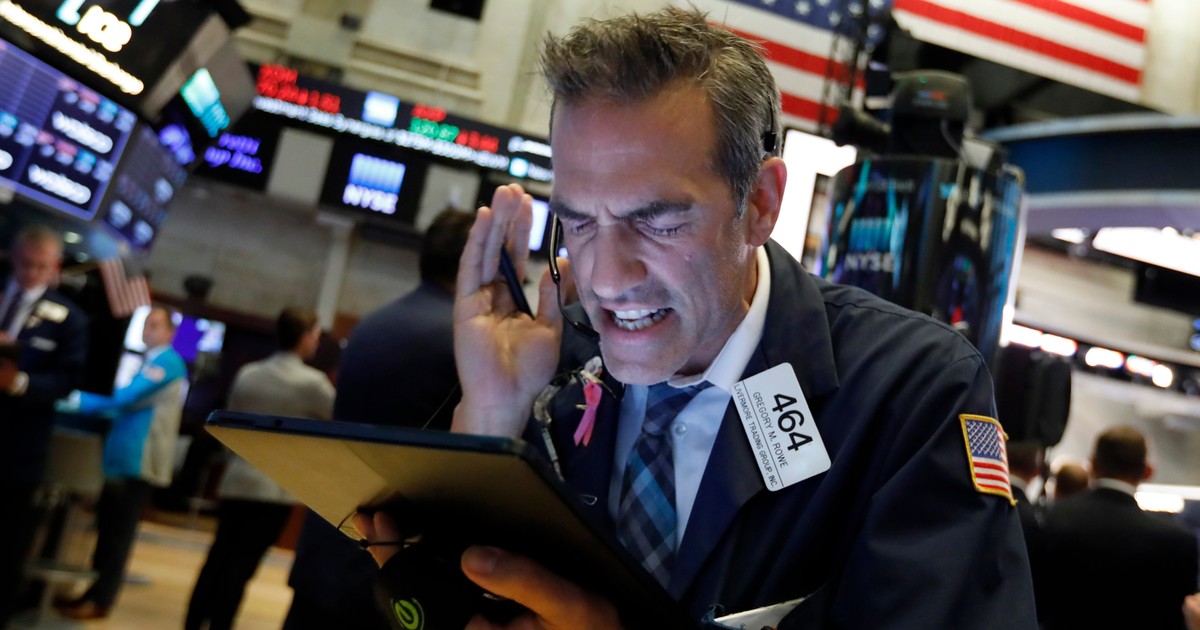 2 big warning signs a correction in stocks may be looming, according to ...