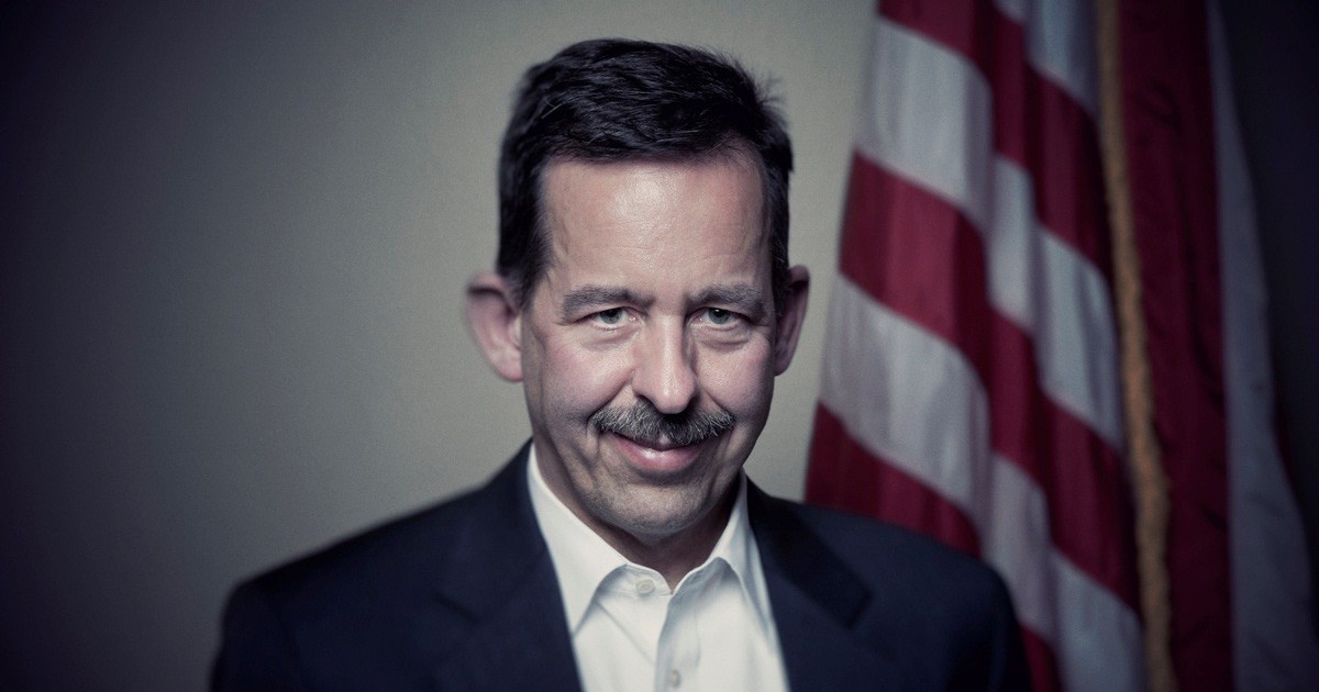 Kapitan Ameryka. Ambasador USA w Polsce - Facet