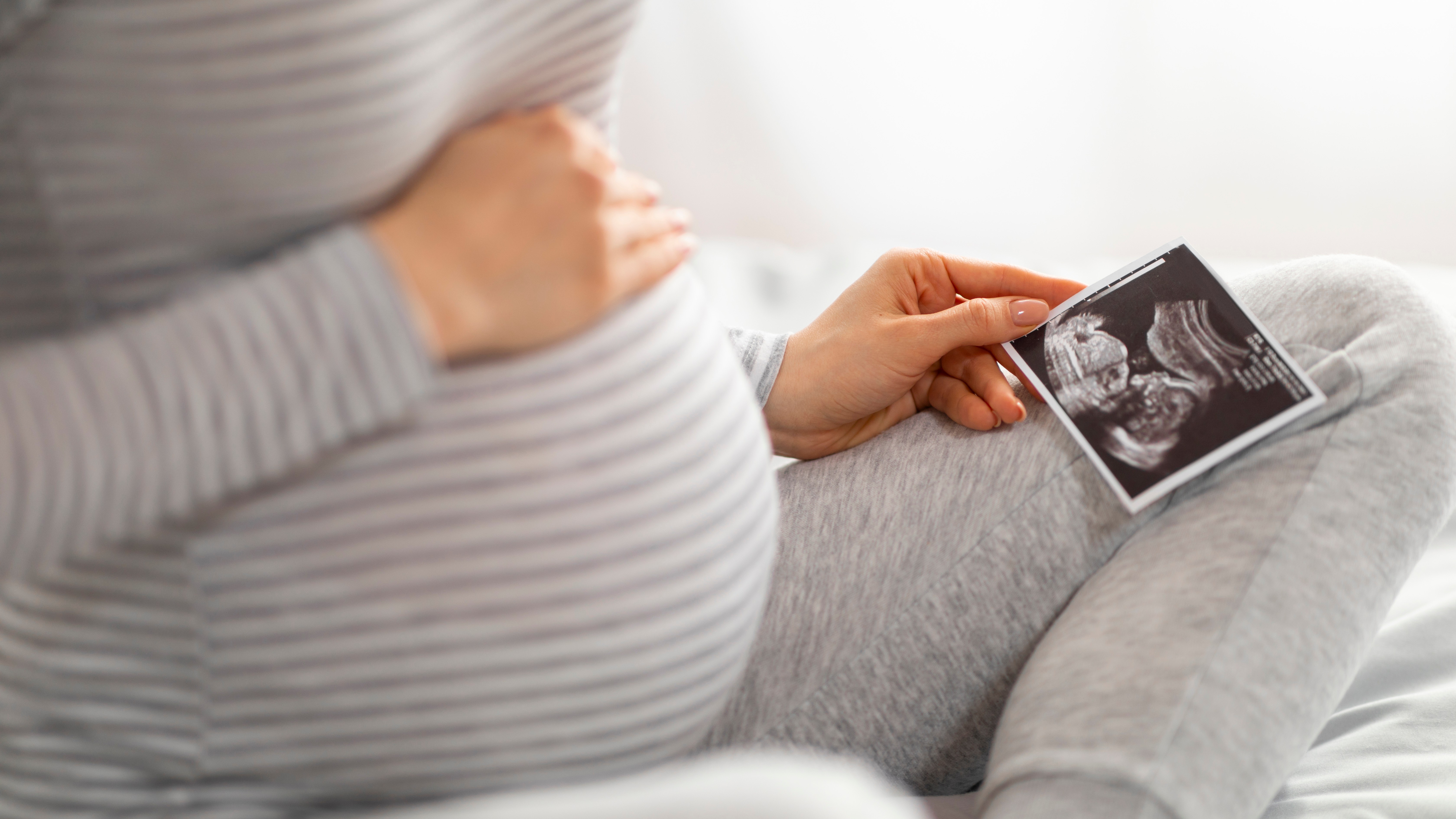 Gólyahír! Első gyermekét várja a magyarok kedvenc színésznője - Rúzs Online