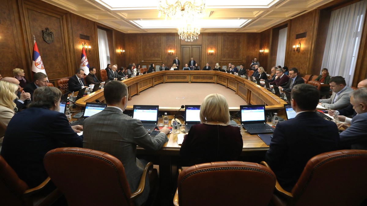 Oni više neće biti ministri: Ko sve ostaje bez funkcije u novoj Vladi Srbije - Blic